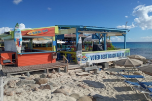 12 Best Beach Bars in St Maarten: Must-Visit Spots!
