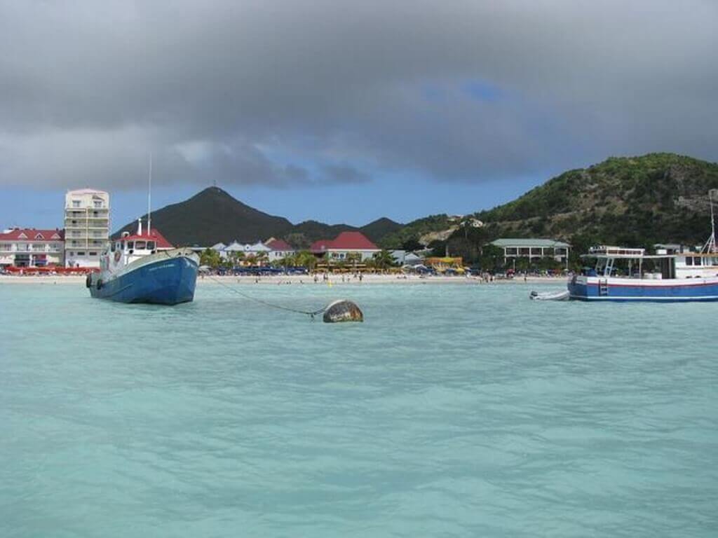 St Maarten vs Dominican Republic: Which Island to Choose?